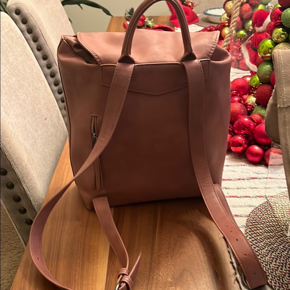 Universal Thread Backpack With Adjustable Straps - Gem